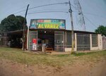 Alvarez (Santa Cruz de la Sierra, Distrito Municipal 10, Subdistrito 118A, Avenida María Auxiliadora, 5440), alkollü içecekler  Santa‑Krus'tan