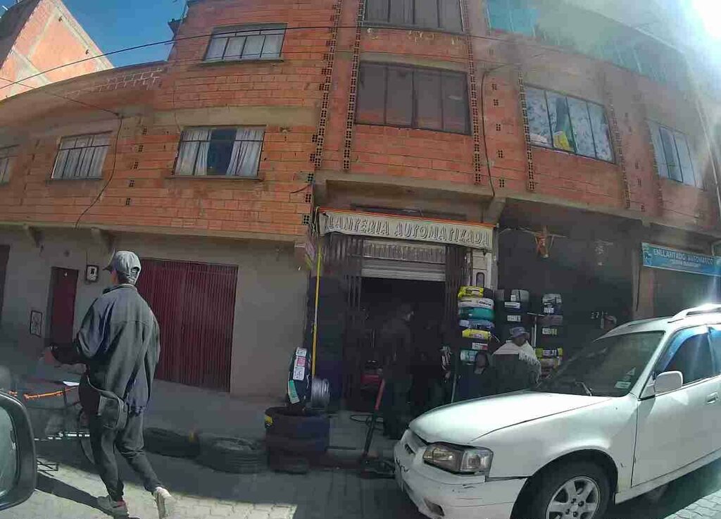 Oto döşeme Enllantamiento Automatico Don Ramon, El Alto, foto