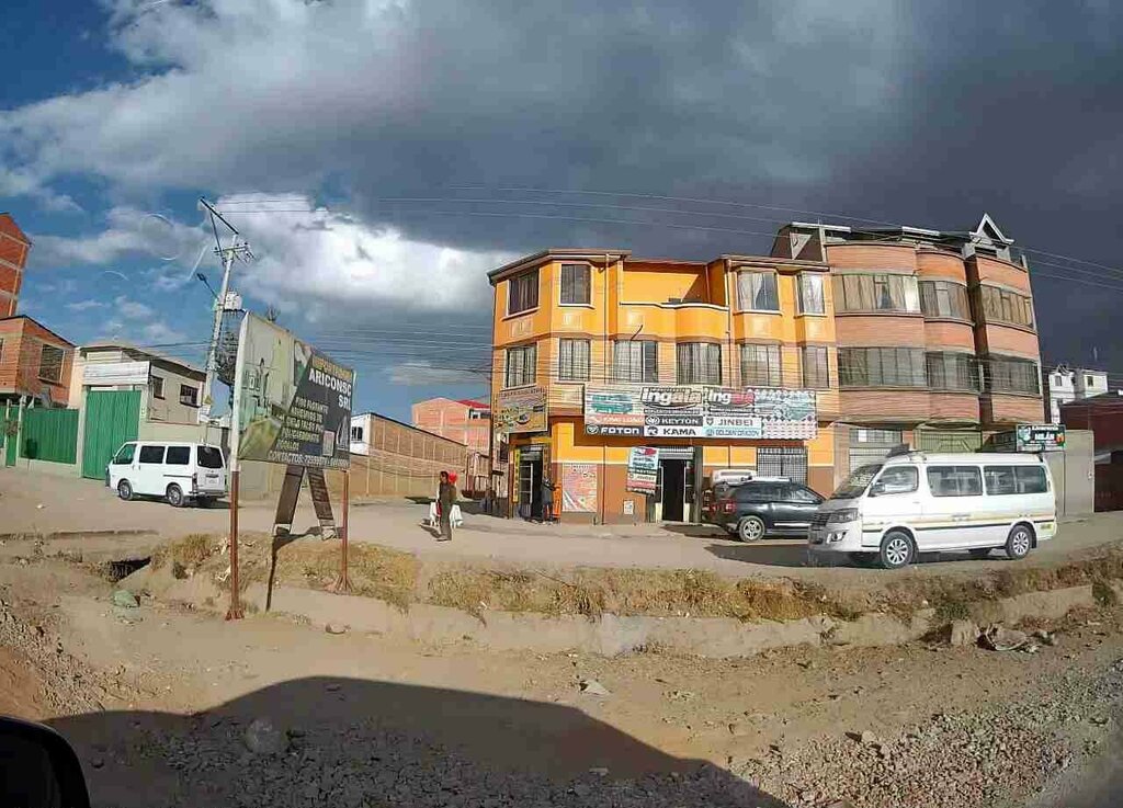 Özel ekipman yedek parçaları Ingala, El Alto, foto