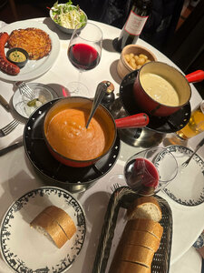 Restaurant Les Armures (Geneva, Rue du Puits-Saint-Pierre), restoran  Cenova'dan
