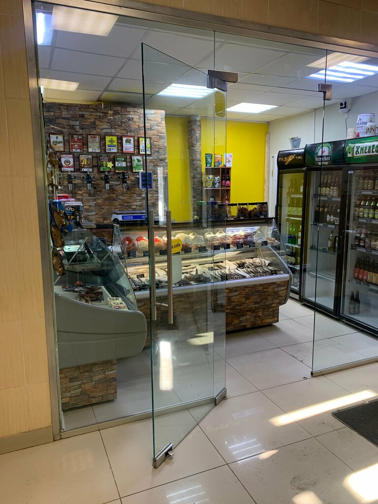 Bira dükkanı Pora po Pivu, Balaşiha, foto
