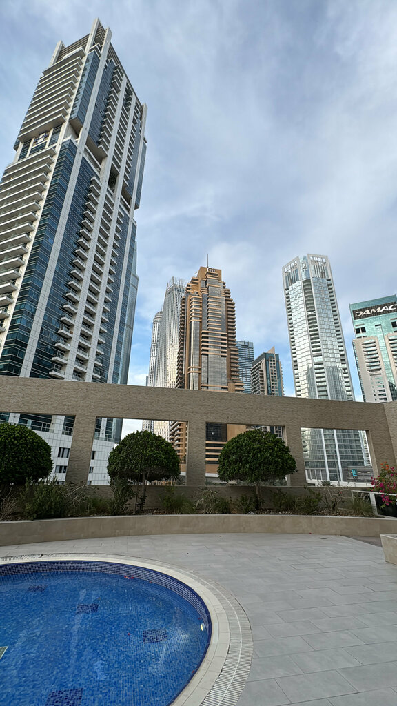 Konut blokları The Royal Oceanic, Dubai, foto
