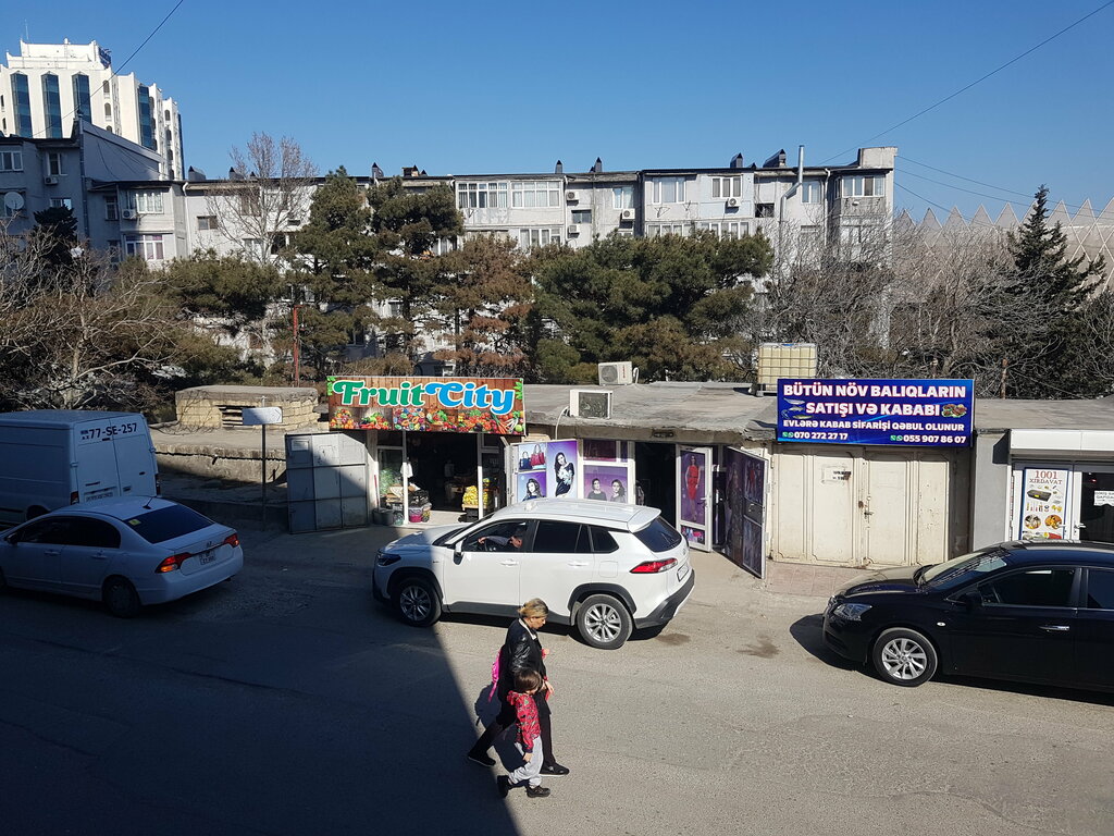 Giyim mağazası Qadın Geyimləri Mağazası, Bakü, foto