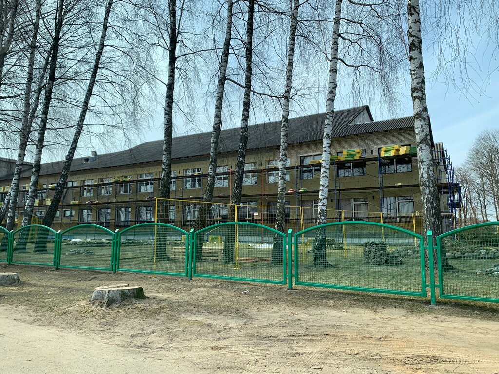 Ortaokul Srednyaya shkola, Minskaya oblastı, foto
