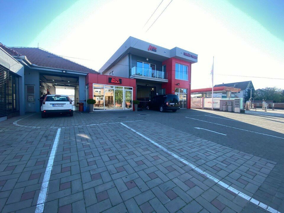 Oto yıkama Auto Rad Rent a car, Novi Sad, foto