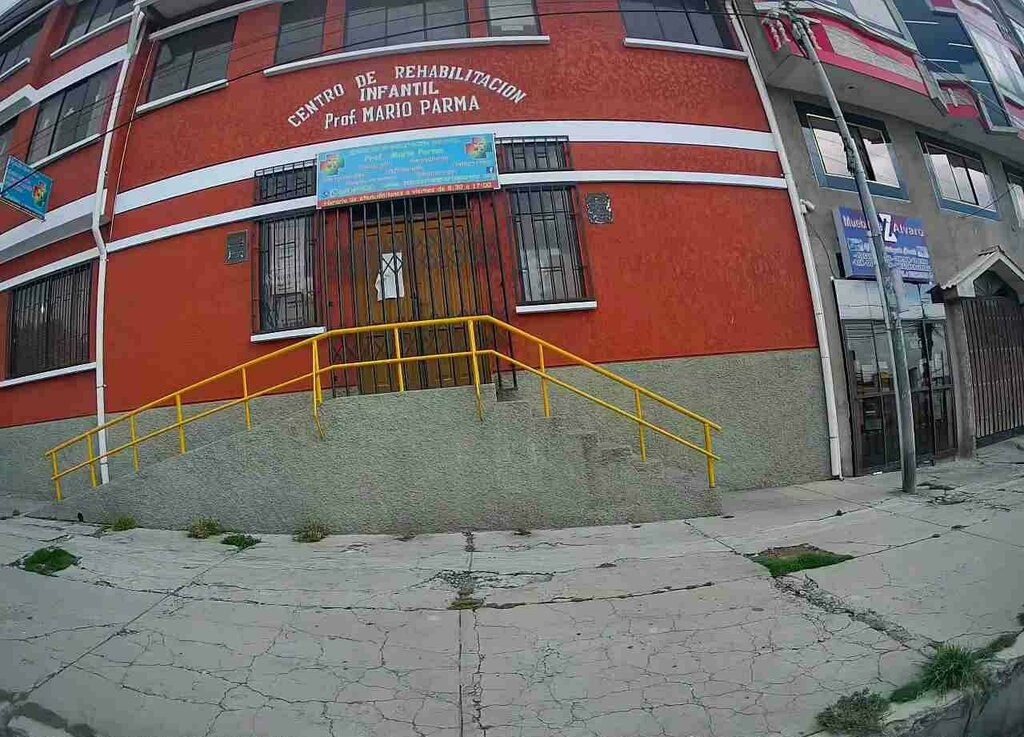 Tıp merkezleri ve klinikler Prof. Mario Parma Children's Rehabilitation Center, La Paz, foto