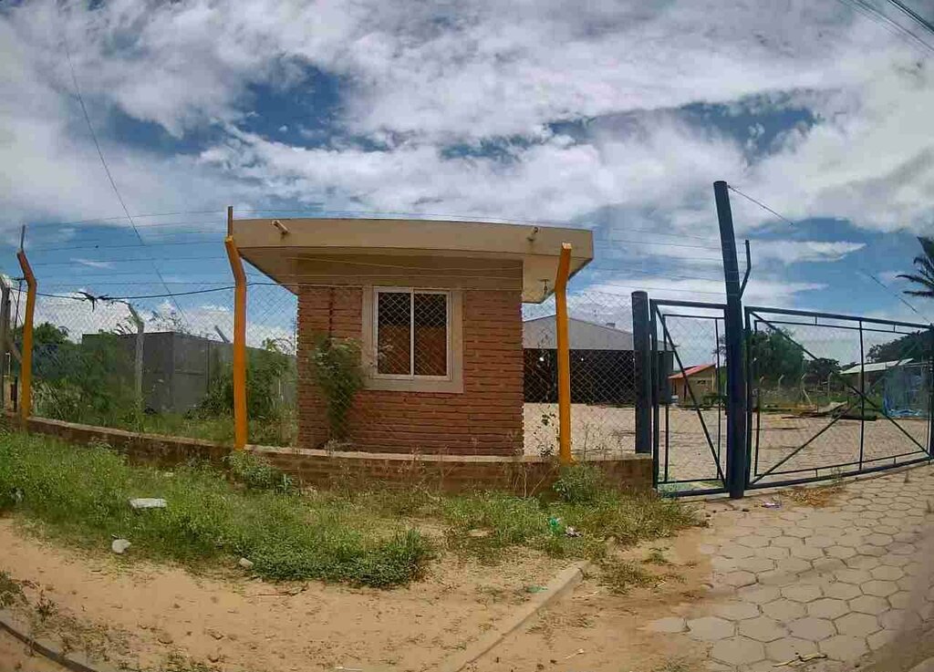 Geçiş noktaları, güvenlik kontrol alanı Security Post, Santa‑Krus, foto