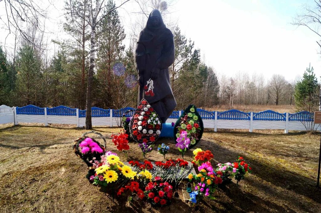 Anıt, heykel Памятник жертвам фашизма, Gomelskaya oblastı, foto