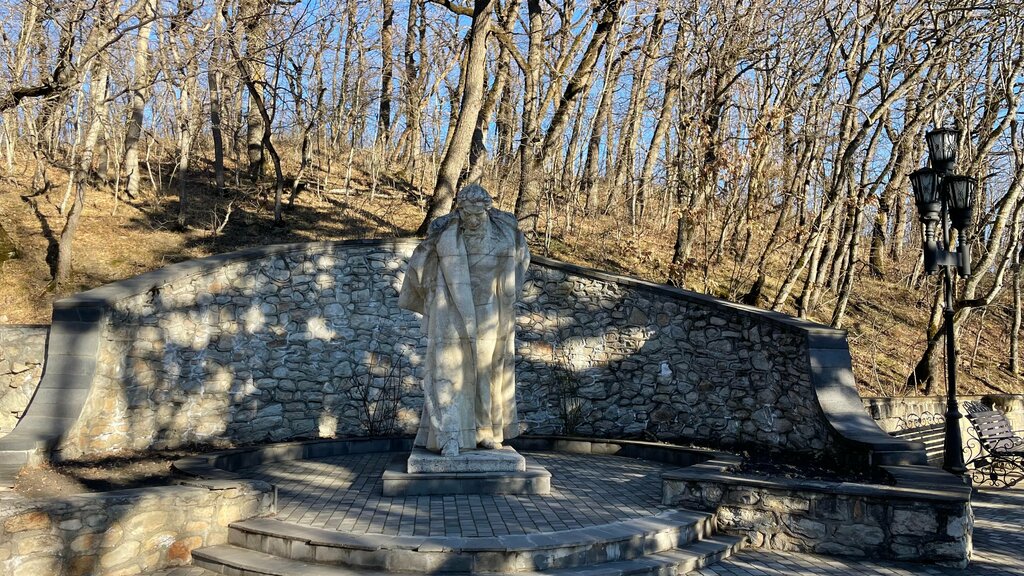 Anıt, heykel Поэт Пушкин Александр Сергеевич, 1799 - 1837, Zheleznovodsk, foto