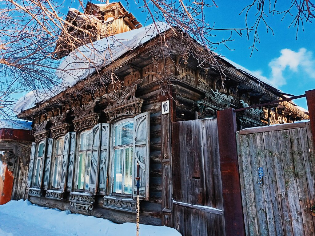 Turistik yerler Dom s drakonami, Omsk, foto