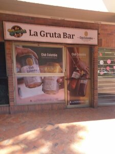 La Gruta Bar (Valle del Cauca, Municipio de Santiago de Cali, Comuna 2, Centenario, Avenida 3, 8-24), bar  Cali'den