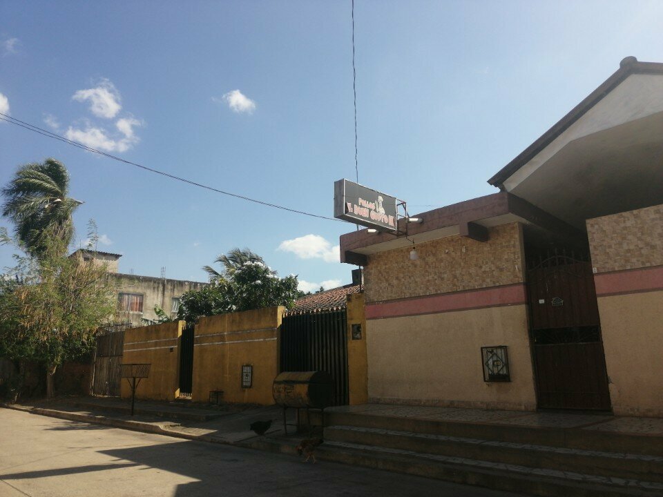 Restoran Pollos El Buen Gusto, Santa‑Krus, foto