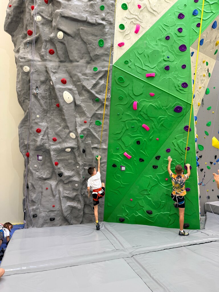 Tırmanma duvarı Вверх, Krasnodar, foto