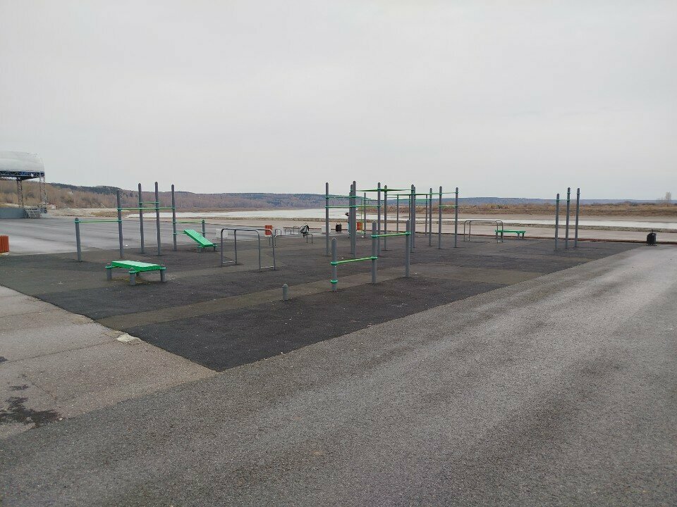 Spor alanı Playground, Tomsk, foto