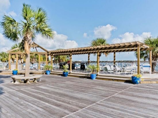 Otel Swimming Pool and Scenic Marina Access - Spectacular Coastal Haven, Kuzey Carolina Eyaleti, foto