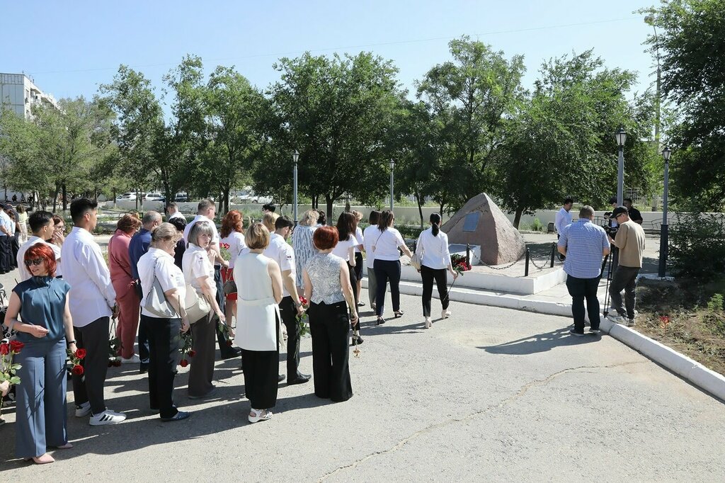 Anıt, heykel Monument, Baykonur, foto