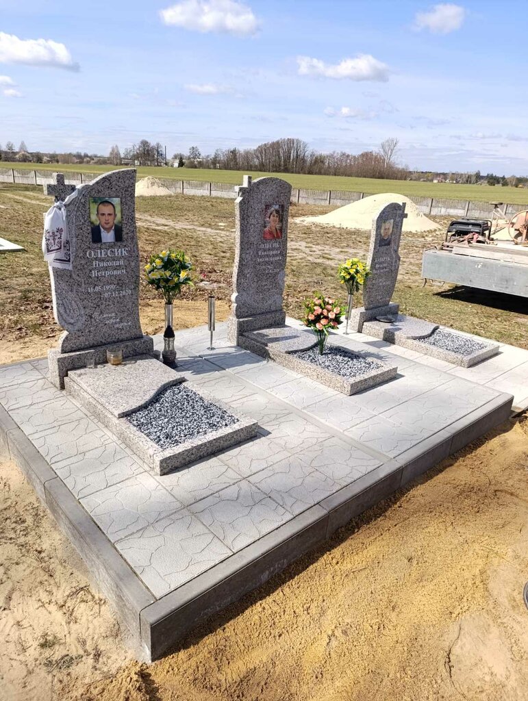 Heykel ve mezarlık taşı üreticileri Магазин камня, Brest, foto