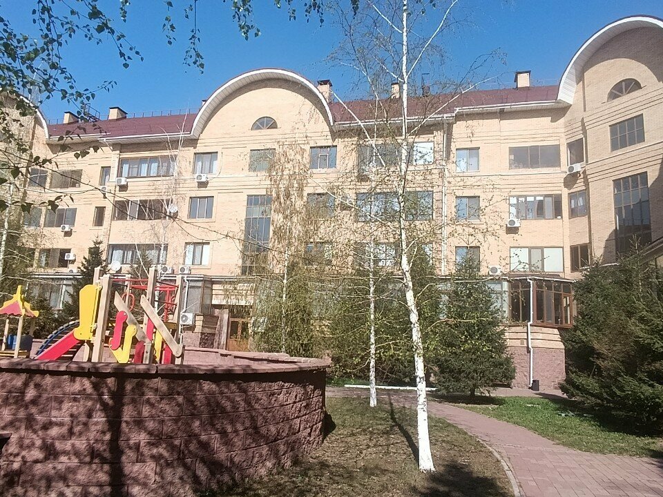 Emlak ofisi Empire of Real Estate, Astana, foto