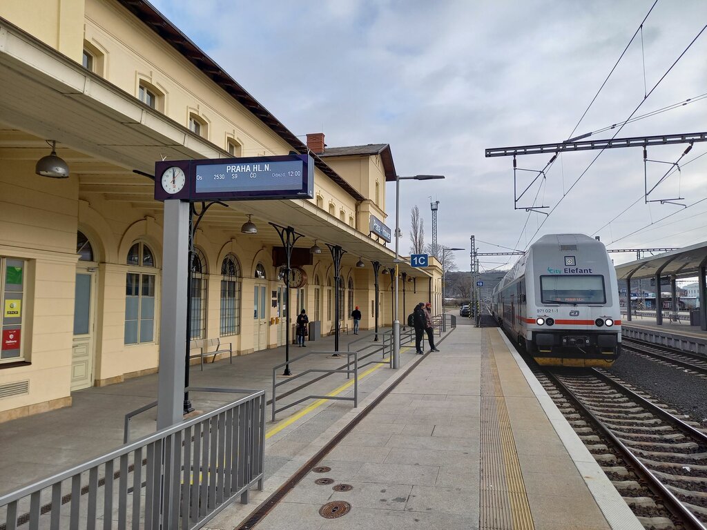 Tren istasyonu Praha-Vršovice, Prag, foto