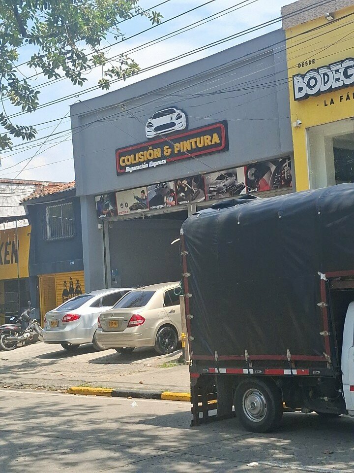 Otomobil yedek parçaları Colisión y pintura, Cali, foto