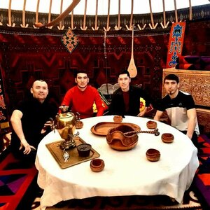 Altyn Saray (Abay Street No:42), restoran  Aksay'dan