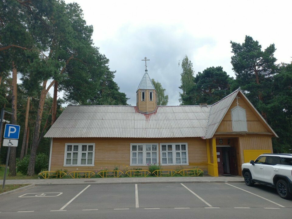Ortodoks kiliseleri Khram SV. Vmch. Panteleimona, Sosnoviy Bor, foto