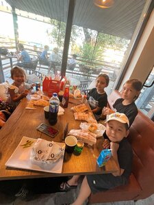 Borek (Almaty oblysy, Ile aýdany, Ótegen batyr aýyly), kafe  Almatı eyaletinden