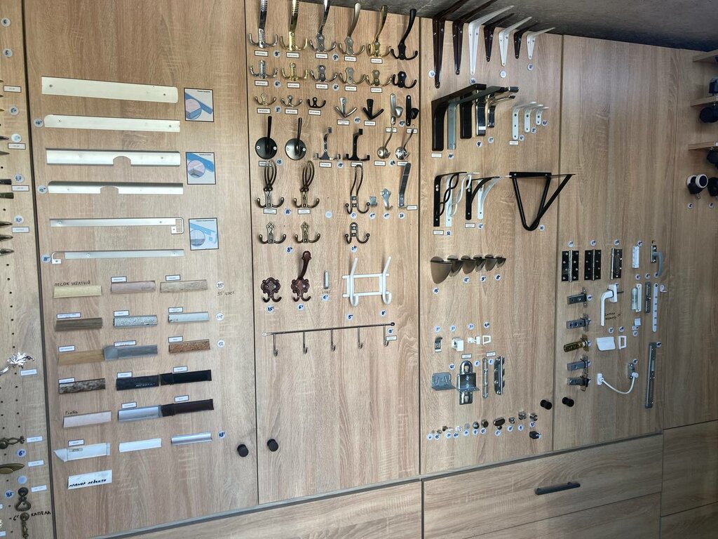 Mobilya aksesuar ve parçaları Torgovy pavilon Divanych, Rechitsa, foto