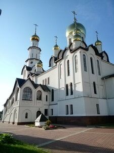 Cathedral of the Transfiguration of the Savior (Melik-Karamova Street No:76к1), ortodoks kiliseleri  Surgut'tan