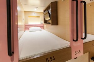 Y's Cabin Osaka Namba (Osaka Prefecture, Osaka, Doutonbori 2 chome, 2-9), otel  Osaka'dan