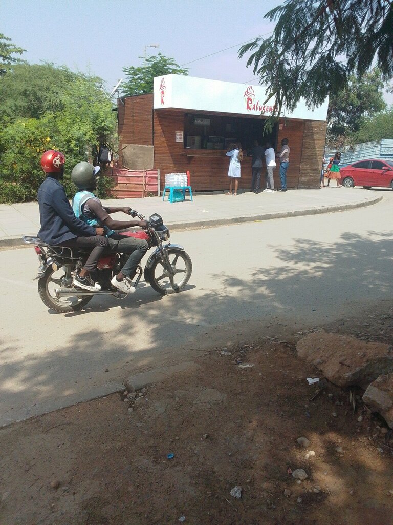Kafe Rabugento, Loanda, foto