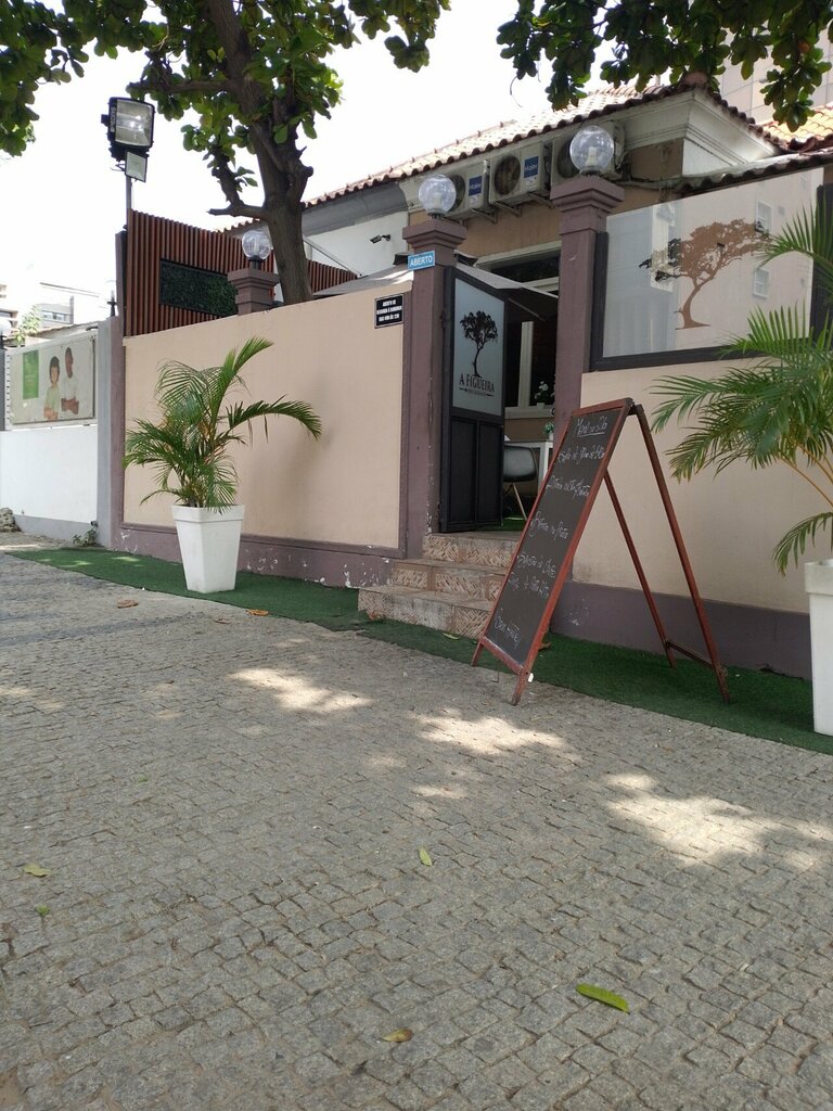 Restoran Restaurante À Figueira, Loanda, foto