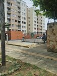 Alameda central (Valle del Cauca, Municipio de Santiago de Cali, Carrera 98B), konut blokları  Cali'den