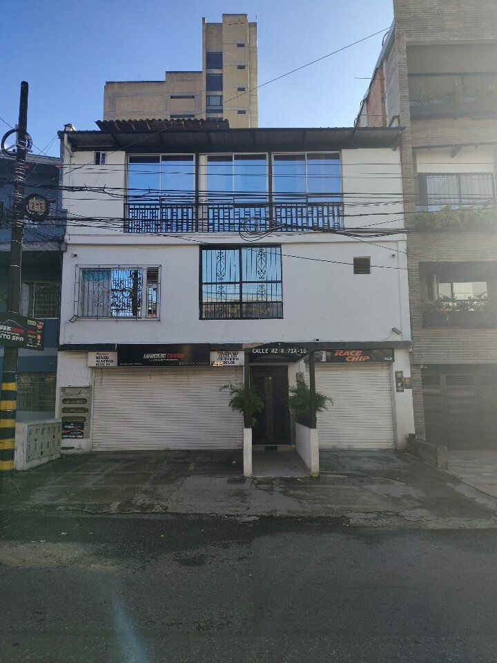 Anahtarların imalatı ve onarımı Race chip, Medellin, foto