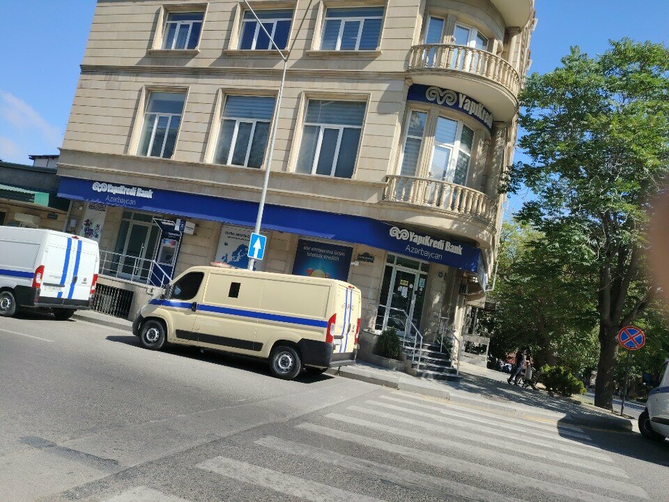 Banka Yapi Kredi Bank Baku, Bakü, foto