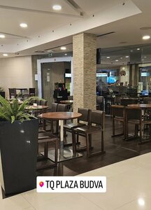 Black Iris (Budva, gorodskoye naselye Budva), kafe  Dünya'dan