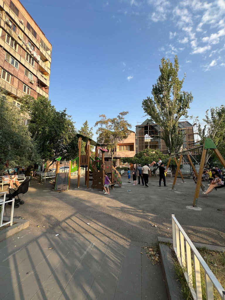 Oyun alanı Playground, Erivan, foto