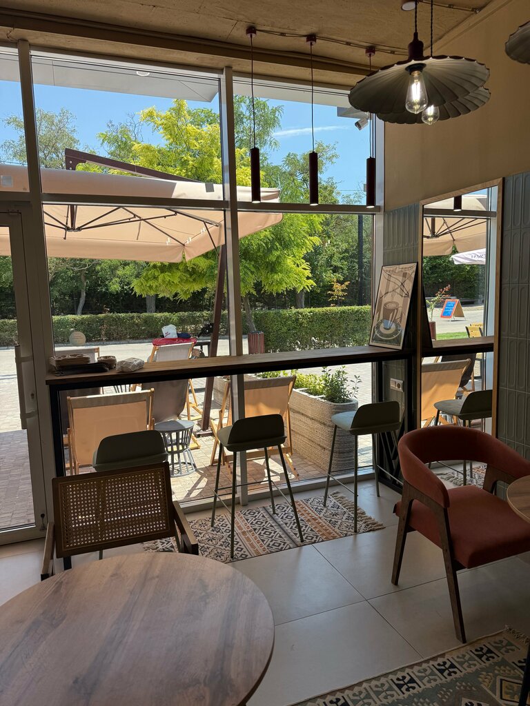 Kahve dükkanları Cappuccino, Yevpatorya, foto