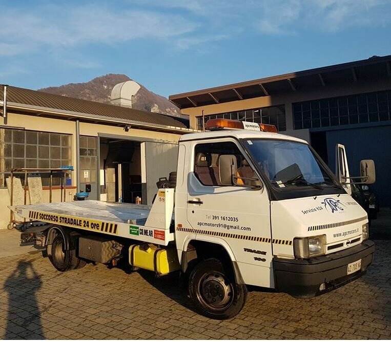 Otomobil servisi Carrozzeria ABC Motors, Lombardiya, foto