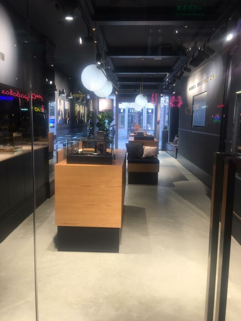 Saatçiler Daniel Wellington, Moskova, foto