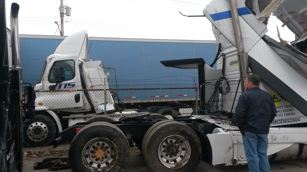 Araç römorkları Fox Truck & Trailer Repair Inc, Ohio Eyaleti, foto