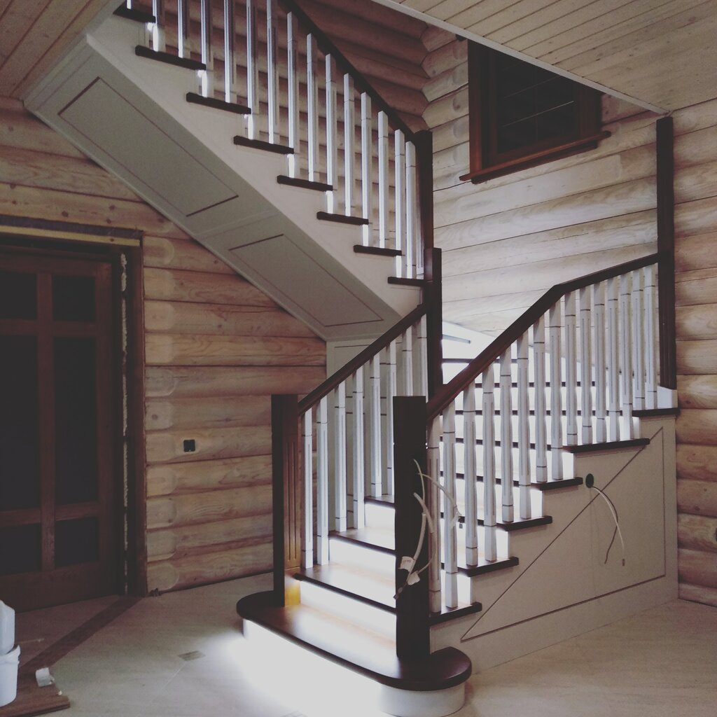 Merdiven ve korkuluklar WoodWorker_Spb, Saint‑Petersburg, foto