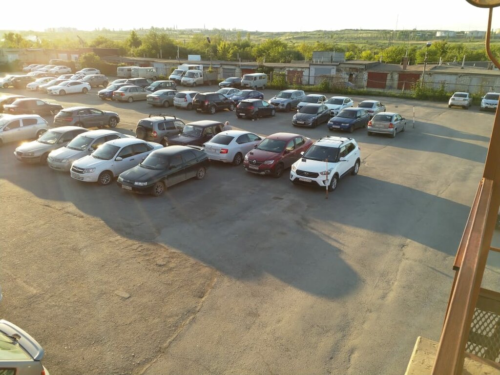 Otoparklar Parking lot, Saratov, foto