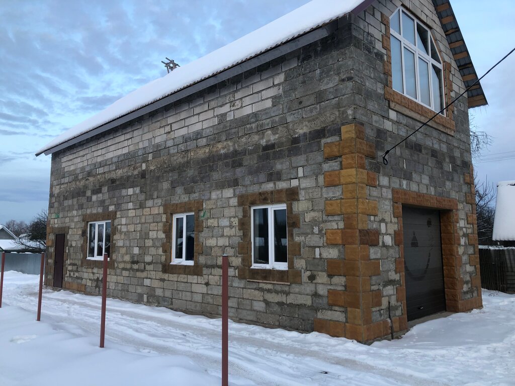 Otomobil servisi Garag u Bagni, Poçinok, foto