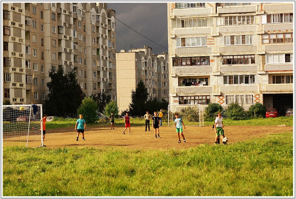 Spor alanı Футбольное поле, Kolçugino, foto