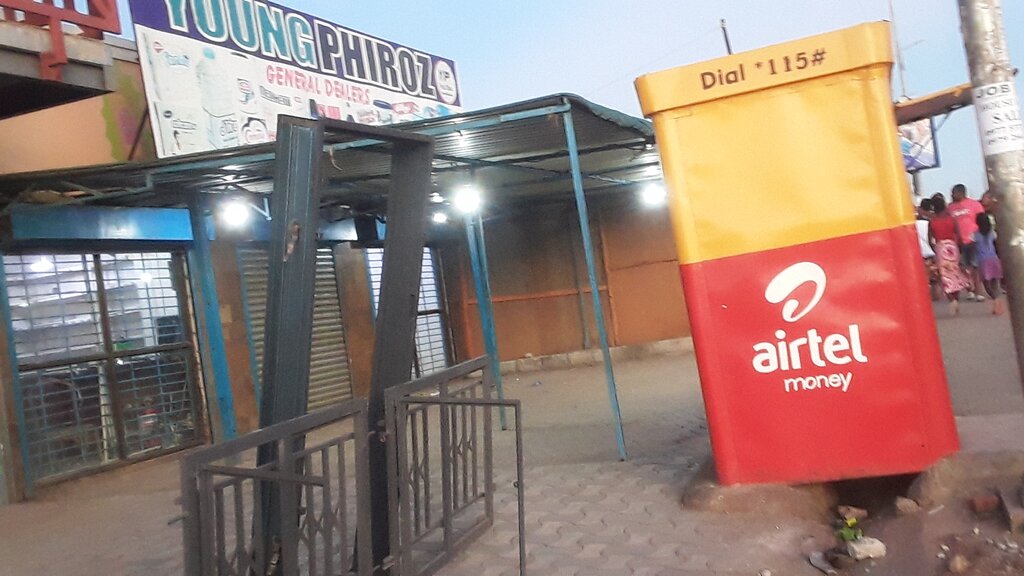 Ev temizlik ürünleri Young Phiroz General Dealers, Lusaka, foto