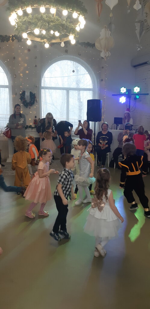 Çocuklar için kutlama organizasyonları Дом Деда Мороза, Krasnoyarsk, foto