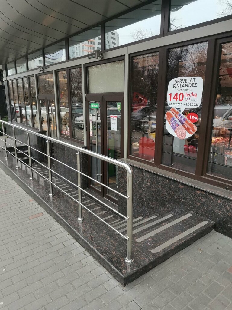 Kasap, şarküteri Nivalli, Kişinev, foto