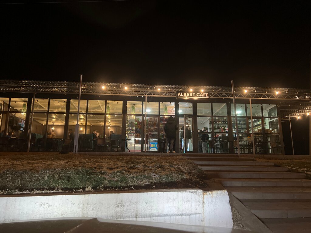 Kahve dükkanları Albert cafe, Dubosari, foto
