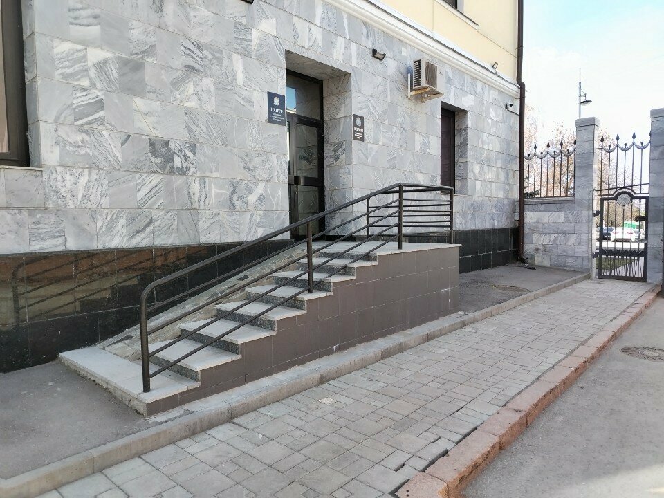 Müzeler ve sanat galerileri Самарская губернская дума, Samara, foto